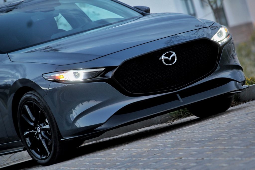 La exclusividad de un Mazda Polymetal Gray disponible en México – Autos ...